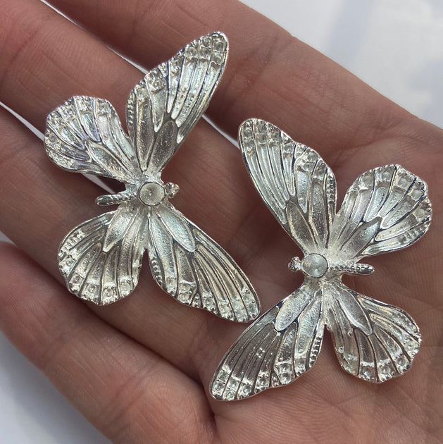 Aros Mariposas Plateadas – Tienda Productos del Alma